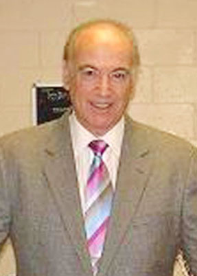 Samuel Field Y head retires after 18 years | | qchron.com