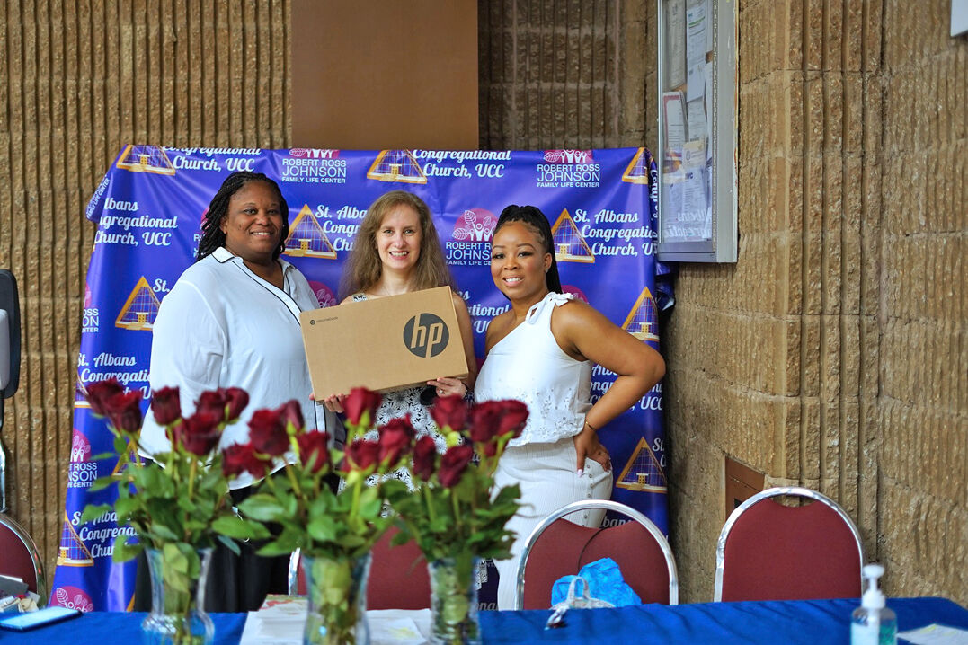 Free laptops and Wi-Fi for 25 youths | | qchron.com