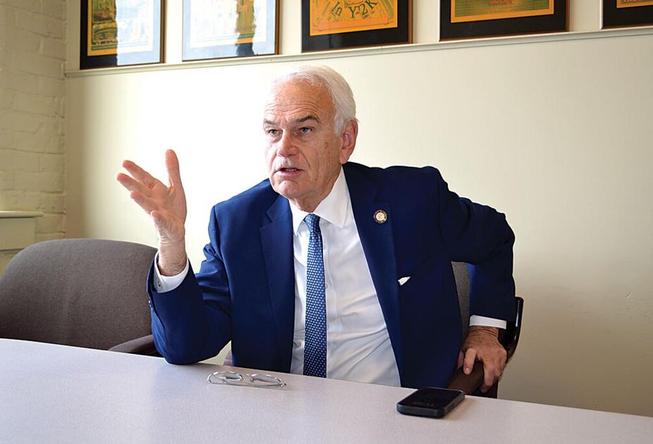 Tired, but never of serving: Bob Holden | | qchron.com