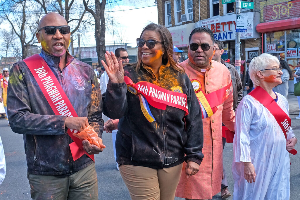 Colors galore at annual Phagwah Parade | | qchron.com