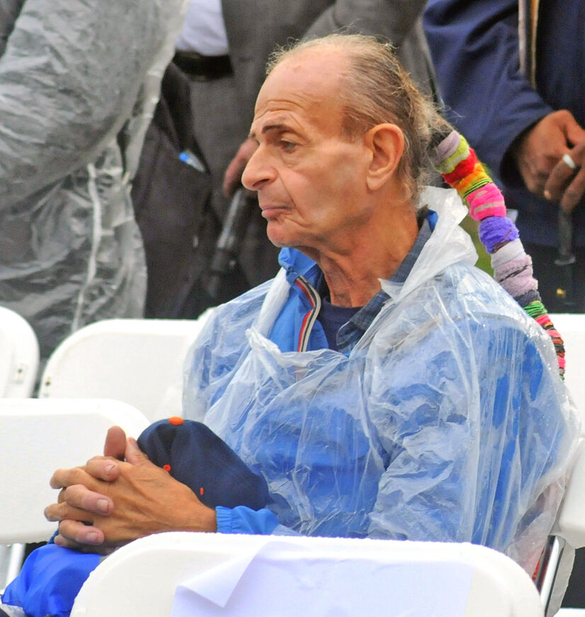 Vietnam vets salute The Wall That Heals | | qchron.com