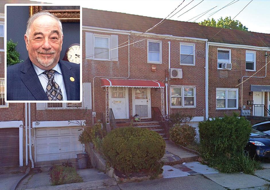 A Weiner in Flushing, he went Savage on the radio | | qchron.com