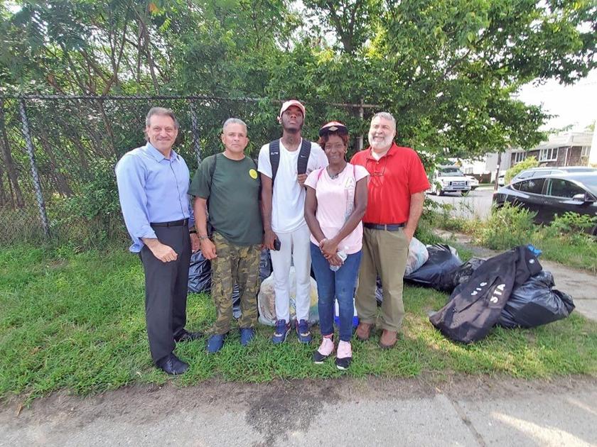 Cleanup on Addabbo bridge | | qchron.com