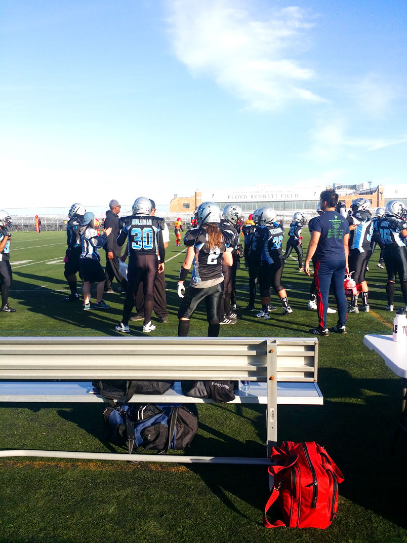 Queens football stars chomp the competition | | qchron.com