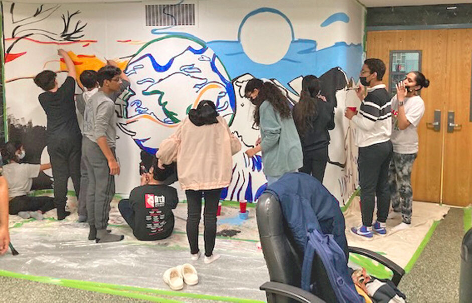 MS 202 student mural shines | | qchron.com