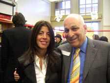 Former Toys ‘R’ Us CEO Makes P.S. 107 Family | | qchron.com