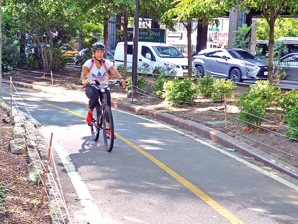 Bike backers’ high hopes for Mamdani | | qchron.com