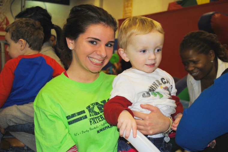 Festive toy drive draws hundreds | | qchron.com