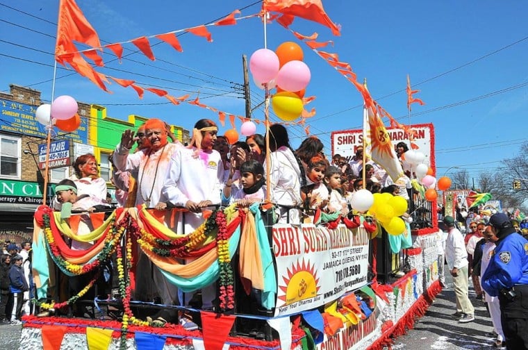 Holy holi! Parade draws thousands | | qchron.com