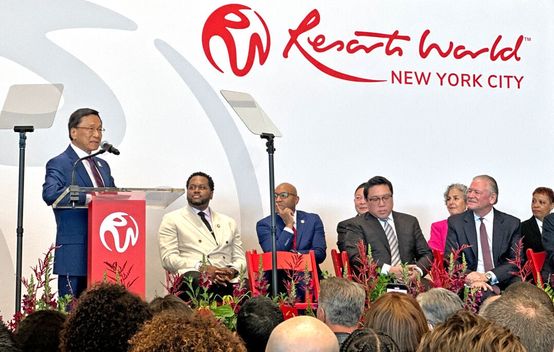 Resorts World NYC deals its first hand | | qchron.com
