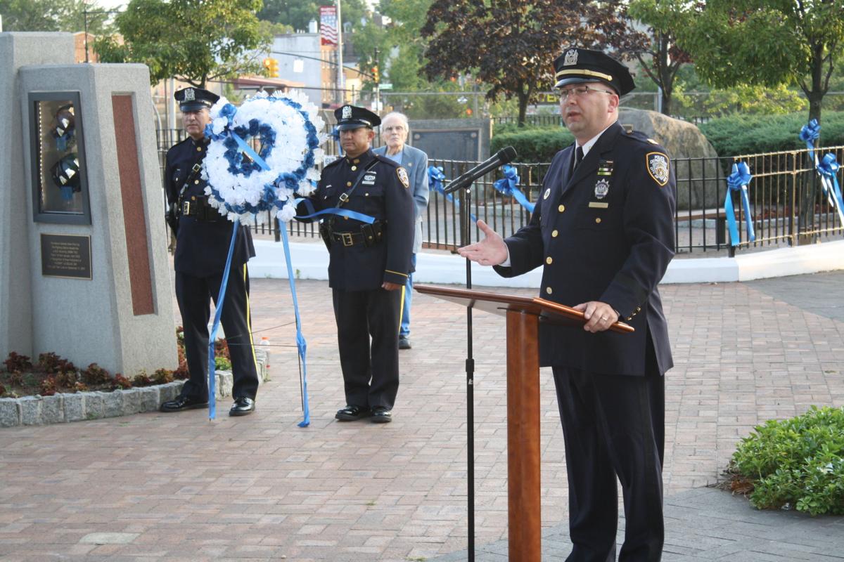NYPD honors slain officers with emotional Maspeth vigil | | qchron.com
