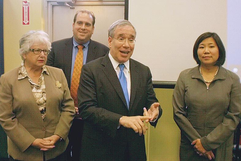 Complaints aplenty over Pomonok ills | | qchron.com