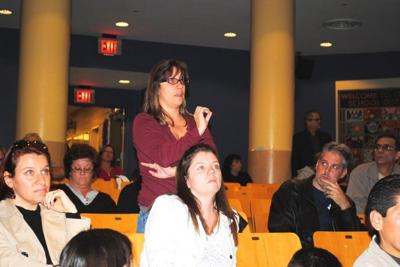 Redistricting vote delayed for PS 49 | | qchron.com