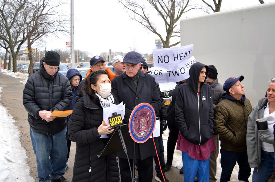 FoHi co-ops lament flooding, no heating | | qchron.com
