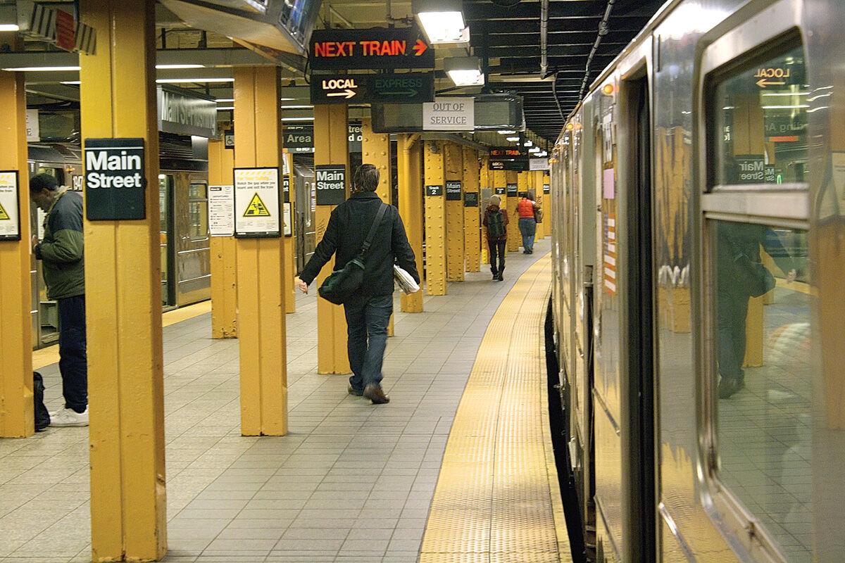 CB 7 talks Main Street station upgrades | | qchron.com