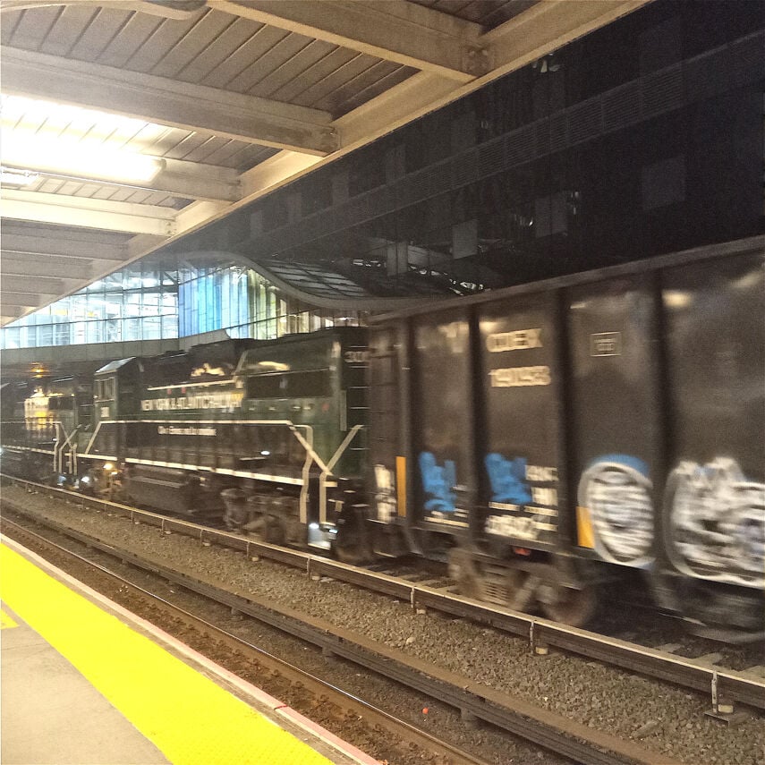 Board 5 moving on train noise, pollution | | qchron.com