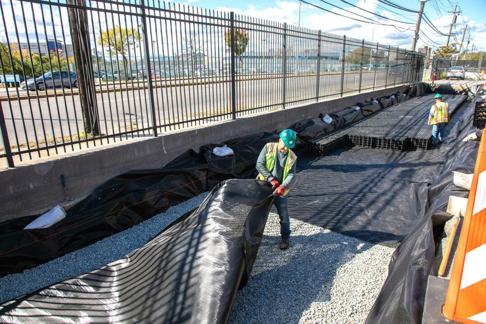 DEP installs green infrastructure in College Point | | qchron.com