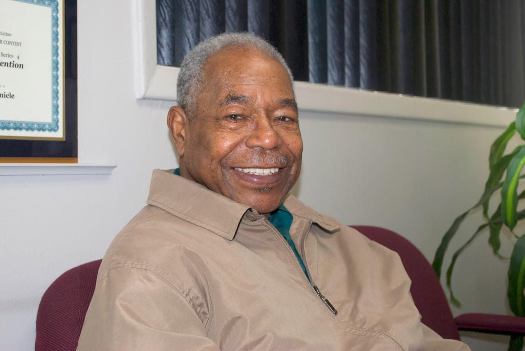 Hollis pastor seeks to revive his church | | qchron.com