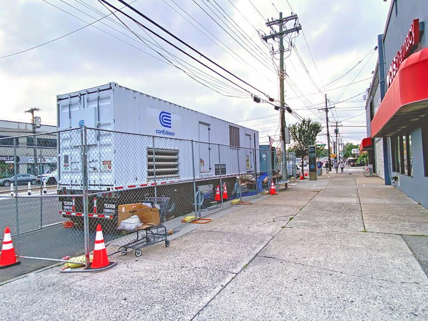 ConEd replacing two large electric cables | | qchron.com