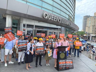 Lawmakers rally against library cuts | | qchron.com