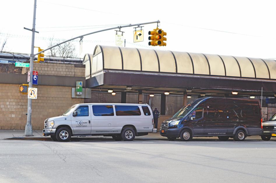 Mayor signs Miller’s dollar van legislation | | qchron.com