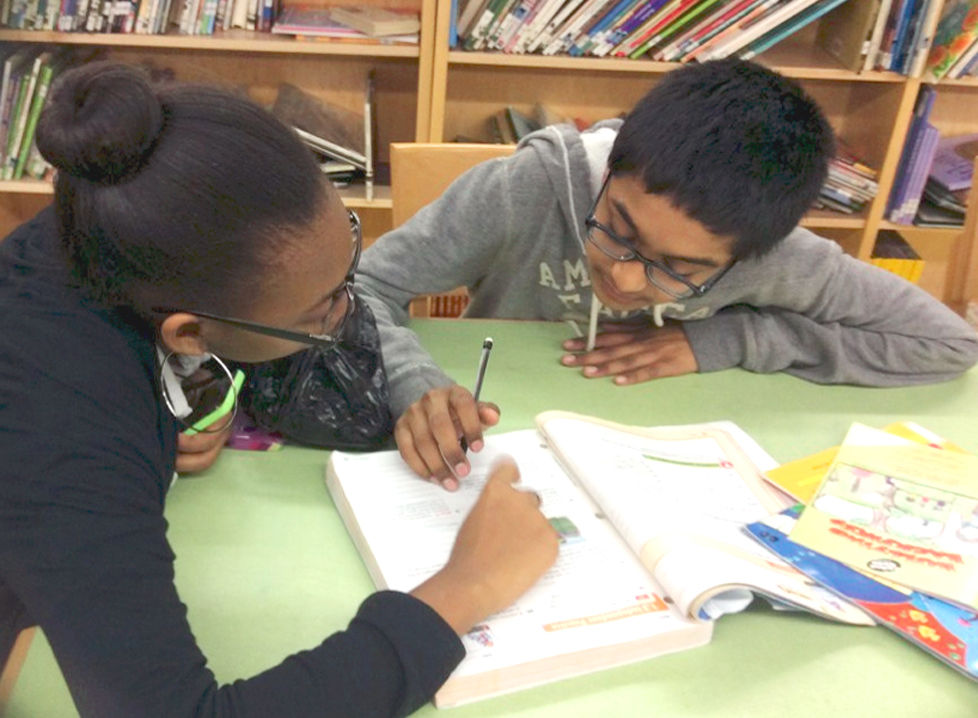 MS 226 students — Lending a hand, enriching a mind | | qchron.com