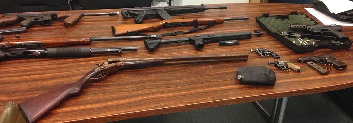 Police seize weapons cache | | qchron.com