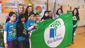 PS 154 earns its green ecology flag | | qchron.com