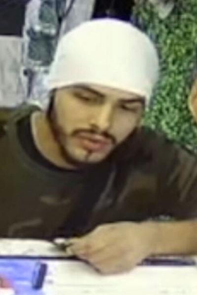 Armed men rob smoke shop | | qchron.com