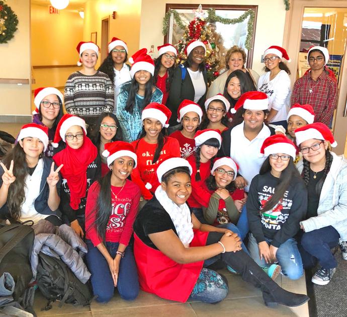 MS 202 chorus warms seniors’ hearts | | qchron.com