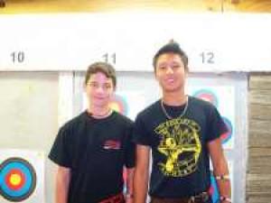 Pro-Line Archery salutes 2 winners | | qchron.com