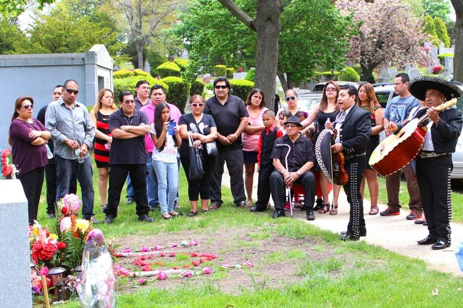 A musical memorial to mom | | qchron.com