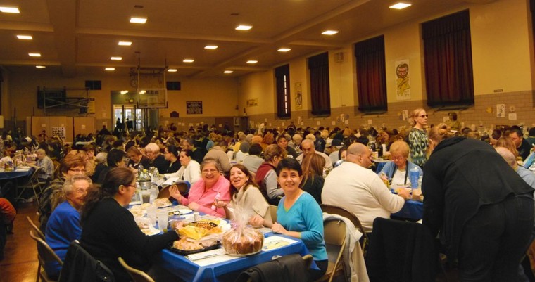 Fundraising event draws large crowd | | qchron.com