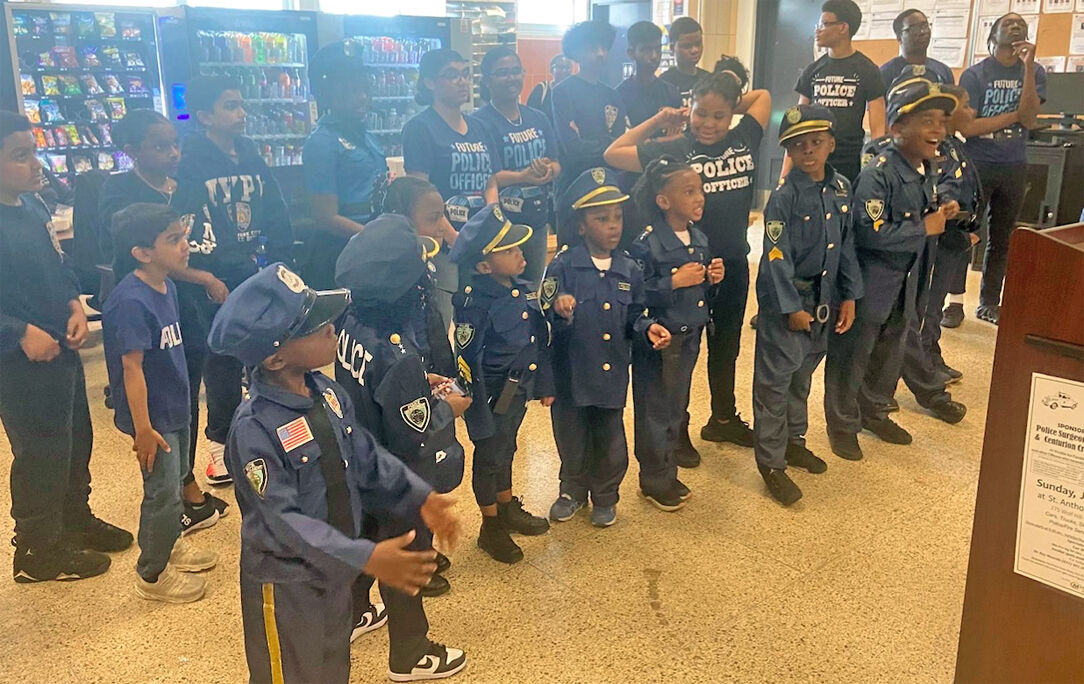 Youth Academy kids tour 113th Precinct | | qchron.com