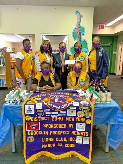 Springfield Lions Club gives back to Laurelton Library | | qchron.com