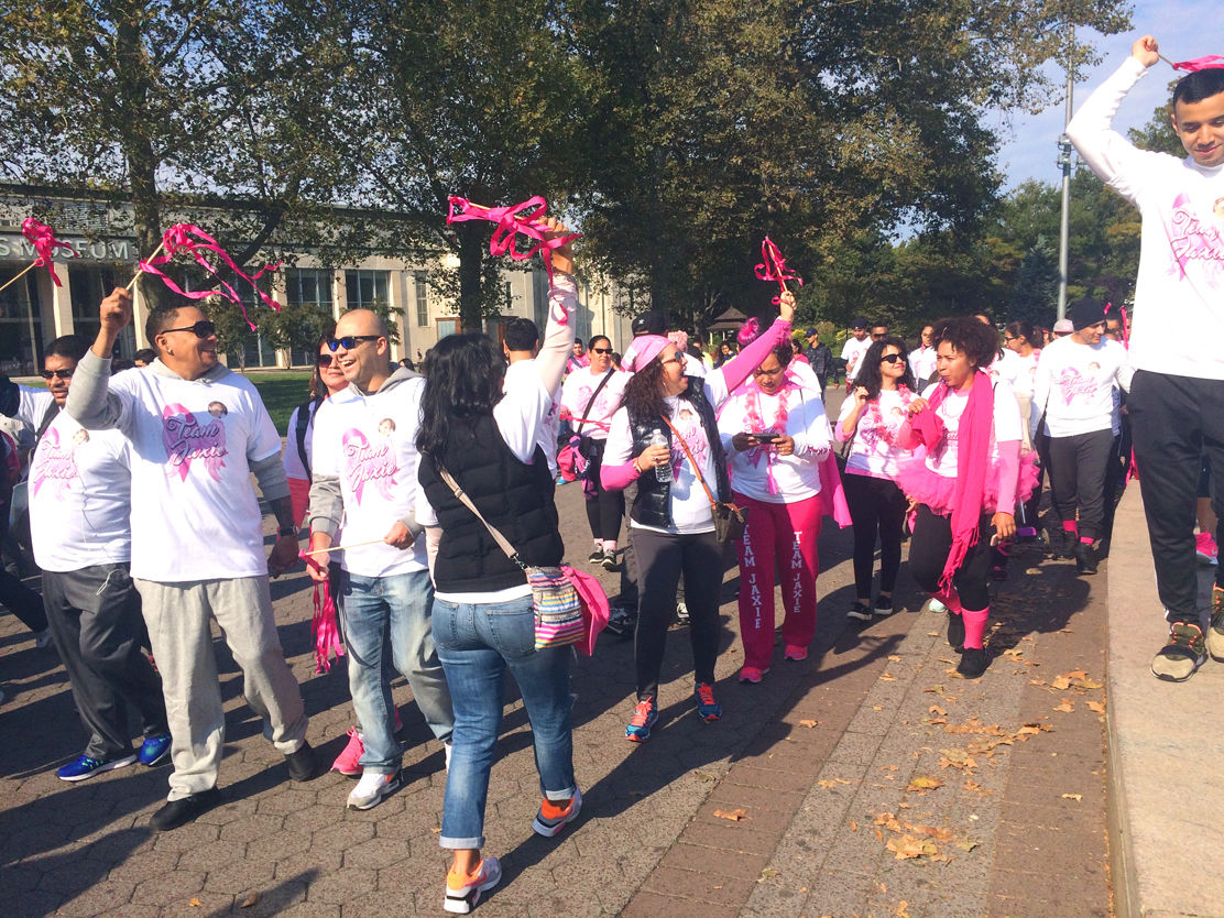 Breast cancer walk brings in more than $300K | | qchron.com