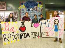 Students explode with ‘Pia feva’ at PS 207 | | qchron.com