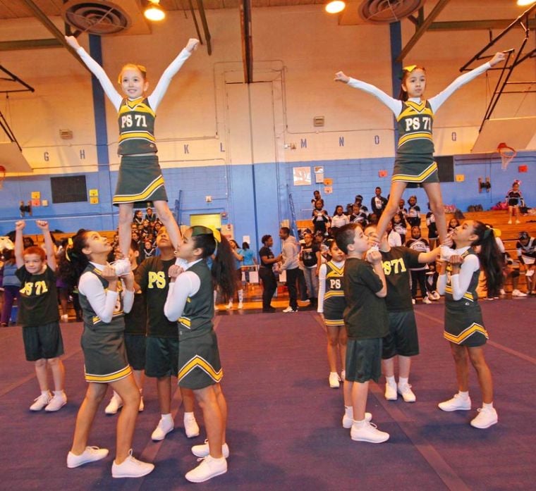 Go, team, go! | | qchron.com