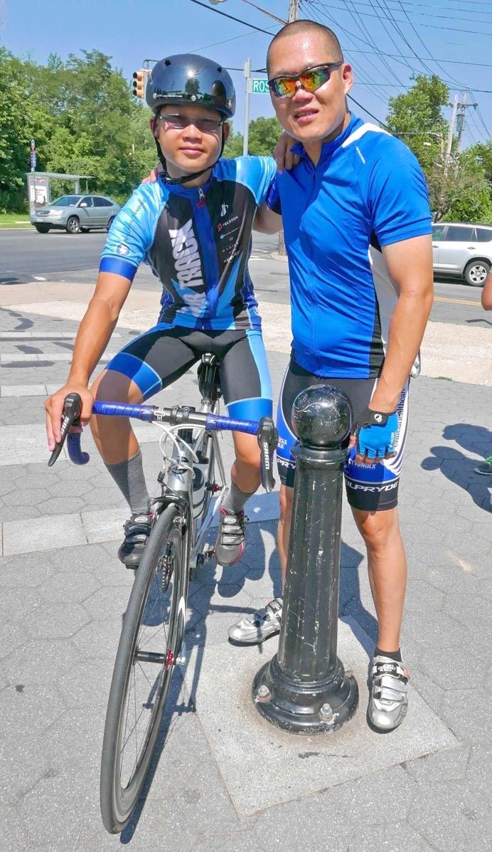 Rozic’s bike tour feels the heat | | qchron.com