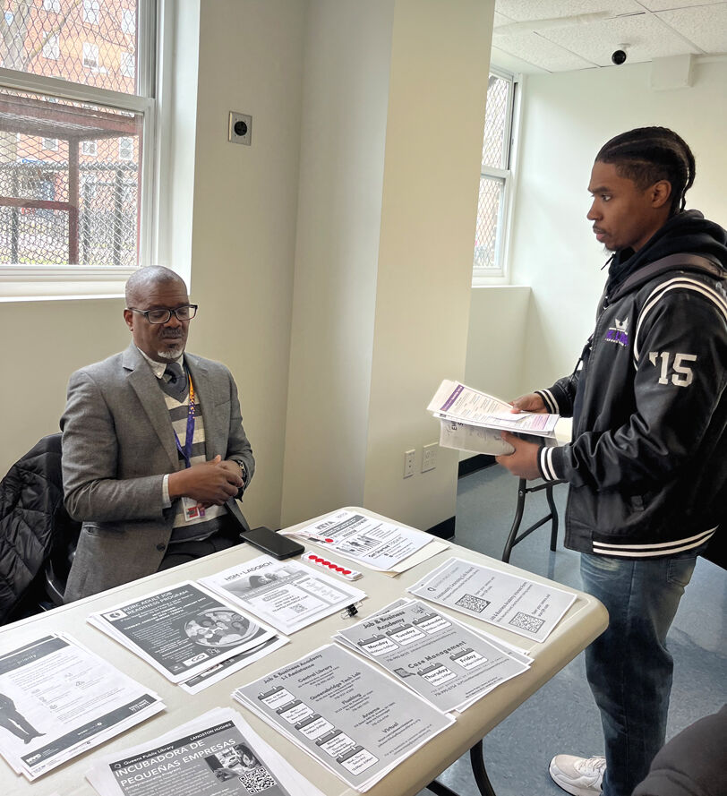 Queens Library opens community center | | qchron.com