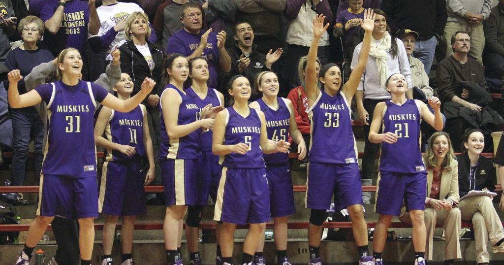 Muscatine at North Scott basketball