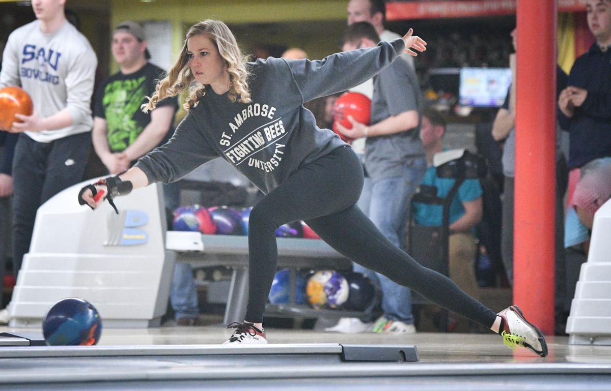 Seniors Crawford, Kelly help bring Bees together | St. Ambrose Sports ...