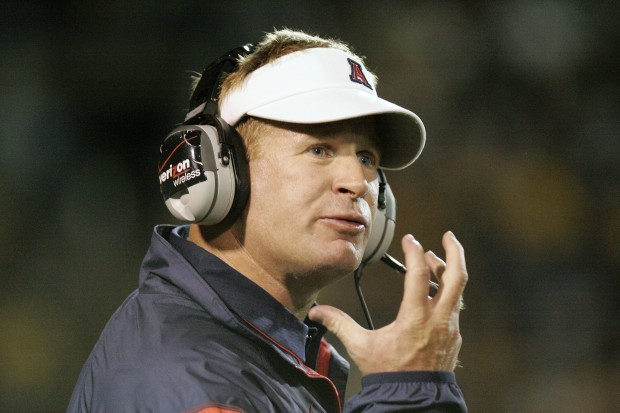 Arizona coach Stoops has respect for alma mater Iowa