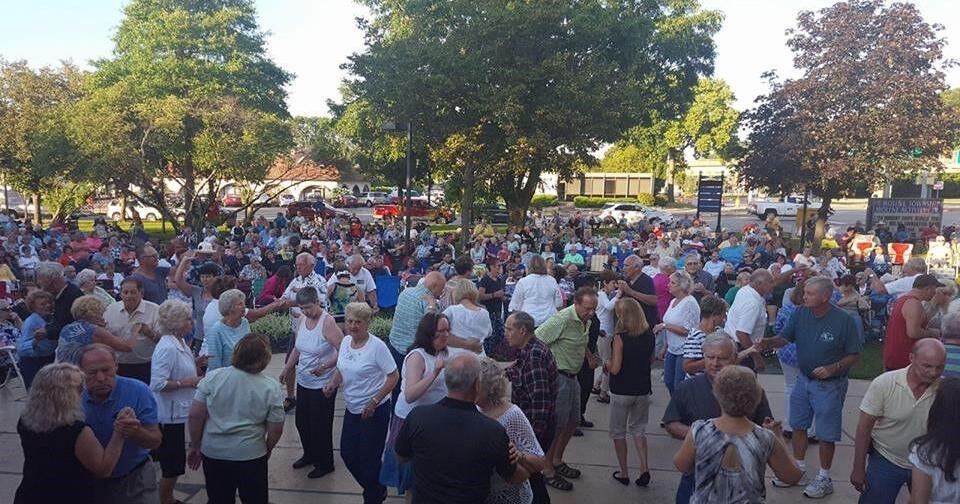 Moline Township Activity Center offers summer concerts and programs