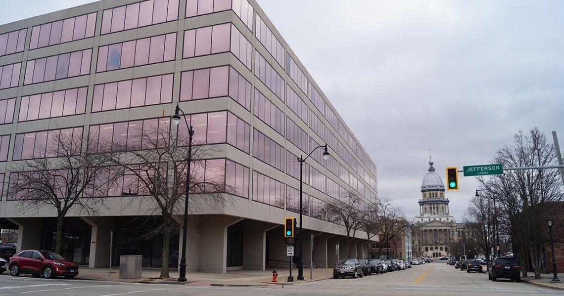 Illinois education board allows $10.9B budget request