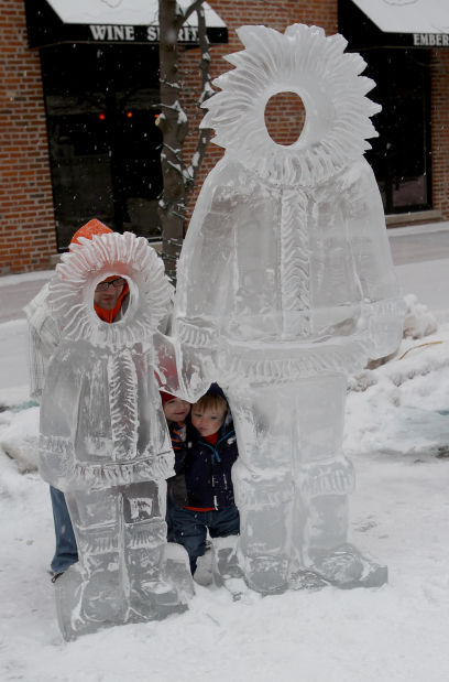 Icestravaganza provides cool sculptures for visitors | Local News | qctimes.com