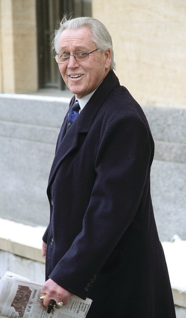 Judge puts Van Fossen in halfway house