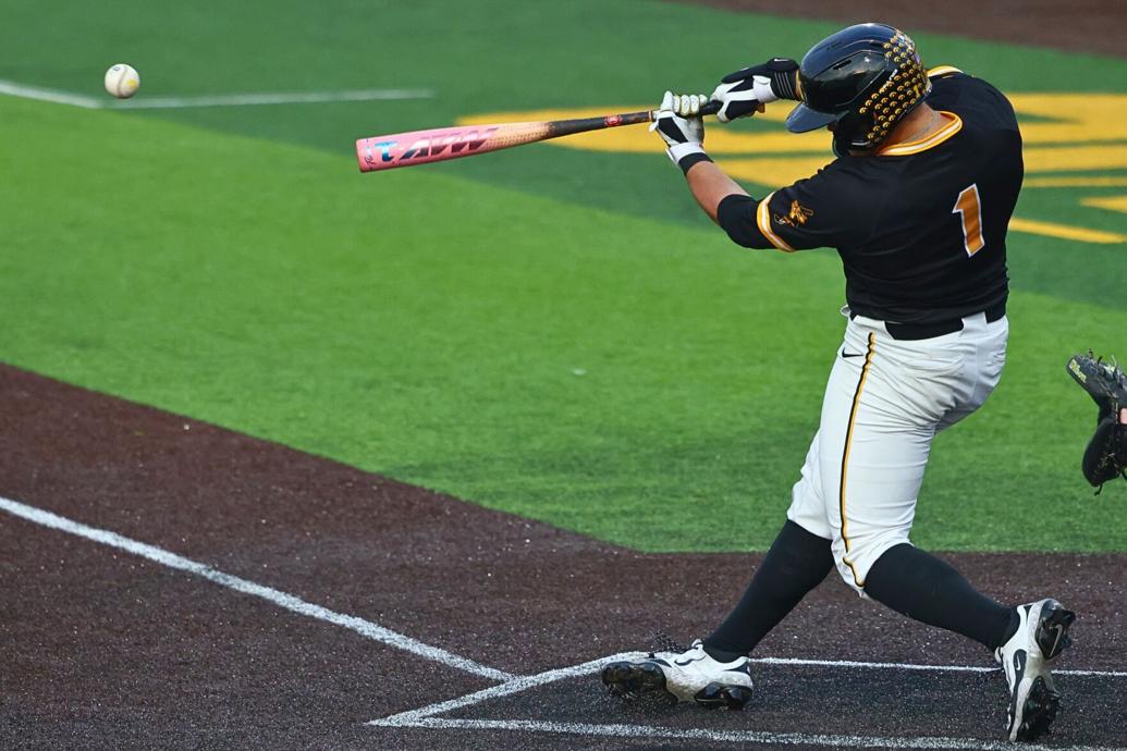 Iowa baseball opens season with pair of wins