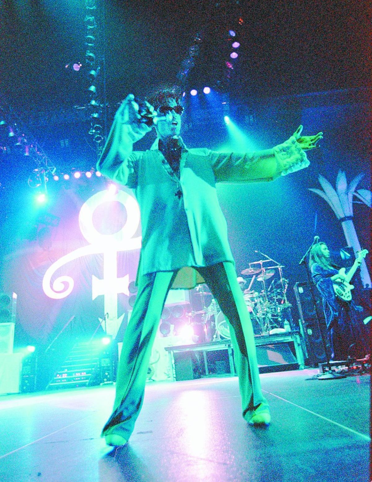 From the archives: 1997 Prince concert review in Q-C