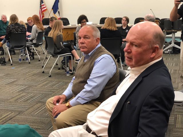 Iowa legislators meet with Davenport students, other community members